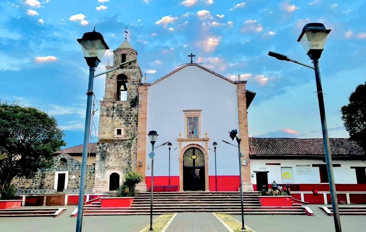 Parroquia del Señor del Perdón en Zirahuén: Historia y Arte Sacro